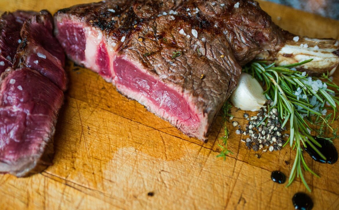 Comment réussir la cuisson parfaite d'une côte de bœuf ? — OnaTaste ...